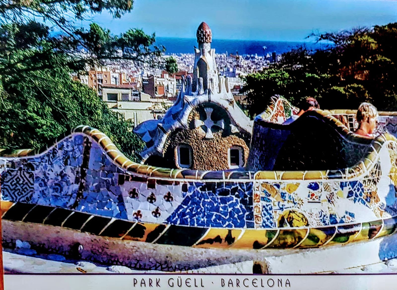Guía completa del Parque de Gaudí: historia, arte y naturaleza